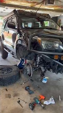 How to Quickly Install a Front Lift/Coilovers on a Toyota 4Runner #offroad #toyota #shorts