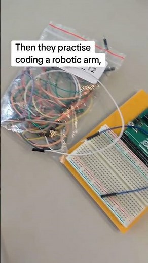 Learning code to program the future with our computer science and software engineering students 🤖💻💡