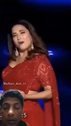 #Madhuri Dixit Dance Live #dance Performance on Pyar Do Pyar Lo Song#trending #viral