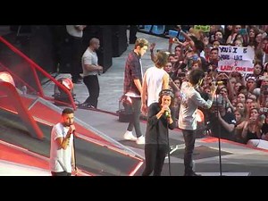 One Direction - Right Now [Live in Düsseldorf (07/02/14)]