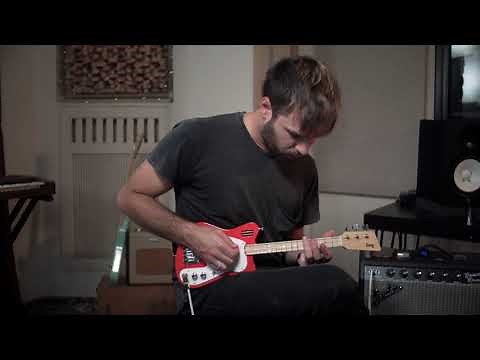 Loog Mini Electric Guitar Demo 🎸🔊