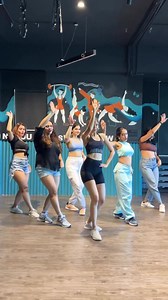 2.6M views · 74K reactions | One step is all it takes #Dance #Choreography #BollywoodClassics #BollywoodHits #IndianChoreography #IndianDance #MelodiousPerformance #SoulfulMelodies #MusicalTribute #ModernClassics #IndianMusic #IndianSingers | Saregama | Facebook