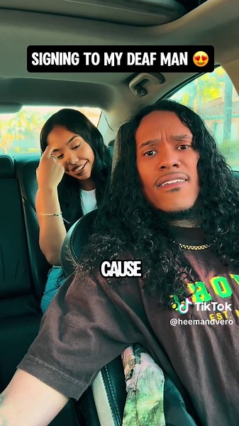 Understanding Love through Sign Language in Couples