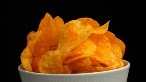 clip-3979478903-paprika-potato-chip-glass-bowl-rotation-fast
