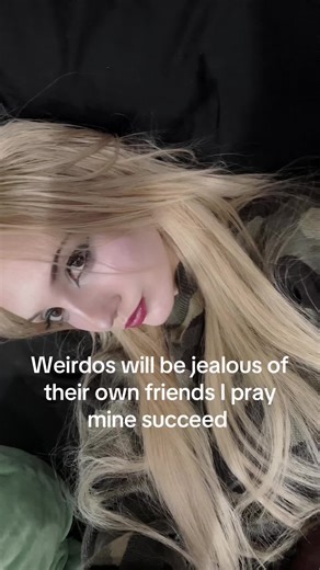 #facts I love all my girlies🍤