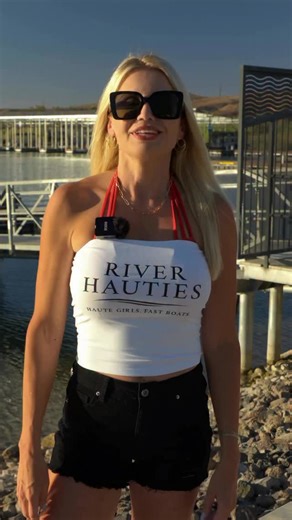 Would you take this for a ride? 1000 hp go fast boat, and they handed me the keys and let me drive! | River Hauties