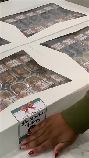 Best way to package 100 mini cake pans | The station bakery