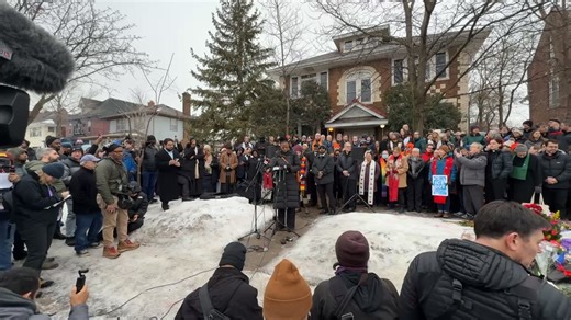 🚨 HAPPENING NOW: Following the horrific killing of Renee Good, 37-year-old mom, US citizen, and Minnesotan, by an ICE agent in South Minneapolis, 200 clergy and faith leaders across faiths and backgrounds gather to call for the immediate removal of ICE in Minnesota. They also call for accountability for the ICE agent who shot and killed Good. | ISAIAH