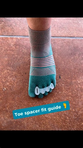 I’ve seen a number of questions on if the toe spacers fit well and wanted to take a few minutes to address that here! So, first, if the toe spacers feel good on the feet, we can generally say the size/shape is pretty good! 👣 If not, let’s dig a little deeper into why. If you have the toe spacers on, do the pinky toes fit in a relatively straight line with the foot? If yes, then it may take some time to work into the spacers - build up time as slowly as needed! If not, we can explore either a di