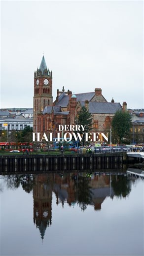 Cristian Delgado ✈ Travel Content Creator on Instagram: "🎃 ¡TODA la info sobre la fiesta de Halloween más increíble de Europa! 👇😱 En Derry-Londonderry, Irlanda del Norte, toda la ciudad se transforma… ¡como si estuvieras en una película de terror! 🔥👻 Calles llenas de espectáculos de fuego, música en vivo, disfraces, fuegos artificiales, casas embrujadas e incluso un parque de atracciones. ¡Halloween aquí se vive al máximo! 🎉🎃 🗓️ Se celebra del 28 al 31 de octubre, con shows y actividades