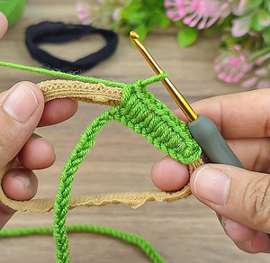 I cut the thin socks, made them with knitting thread and placed the order. #crochet #knitting | Desing Crochet