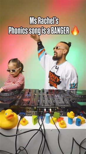 LENNY PEARCE on Instagram: "Phonics song woooahhh ! Banger 🔥😎 @msrachelforlittles"