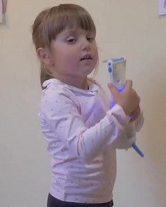 Regresso às aulas = regresso dos piolhos?😱 Veja o 𝐩𝐞𝐧𝐭𝐞 𝐞𝐥𝐞́𝐭𝐫𝐢𝐜𝐨👇 ♻️ higiénico e não tóxico ☑️ remove piolhos e lêndeas ✅ seguro para crianças Acabou-se a comichão na cabeça! Compre a um preço especial👇 https://top.frilla.pt/trevy/t2/v1/lp2?sp=7721i997 | Frilla