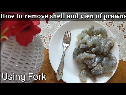 How to clean prawn or shrimp using Fork in seconds, fast and easy way to remove shell and vein