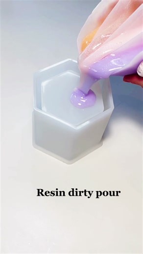 Color Pouring Resin Tutorial with Split Cup | Resin Craft Ideas