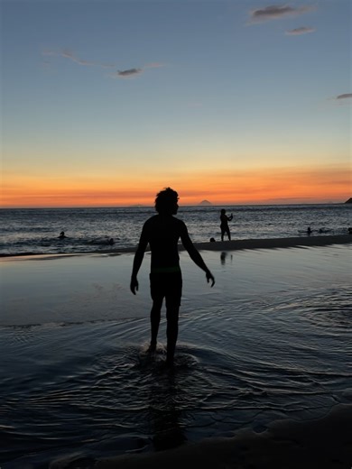 João ZD5 on Instagram: "“Olhando pro nada e pensando em tudo” - Sou eu mesmo @shelbysalsichinha . Vulgo: Shelbylicia! Elas ficam doidas cmg! 🐶🐾😝"