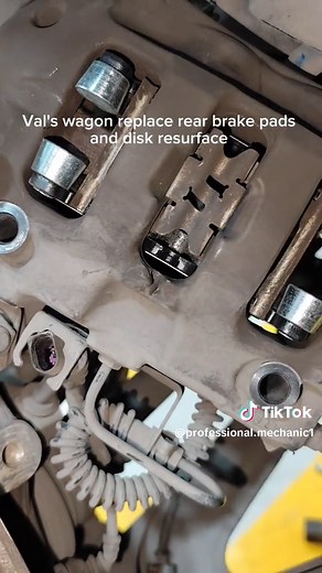 Val's Wagon Rear Brake Pad Replacement and Disk Resurfacing Guide