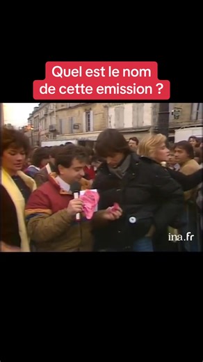 Quand on était enfants dans les années 80, la magie tenait parfois à peu de choses : l’odeur du chocolat chaud, la lumière du sapin, un dessin animé du matin, ou simplement le plaisir d’être ensemble. À vous qui fêtez Noël, je vous souhaite une période douce et lumineuse. Et à vous qui ne le fêtez pas, je vous envoie la même chaleur, la même bienveillance et un immense merci d’être là, chaque jour 🤍 Vous faites vivre ces souvenirs, et c’est le plus beau des cadeaux ✨ #nostalgie #annees80 #vinta