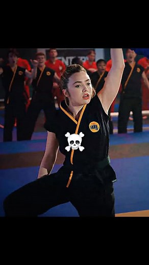 @puresoullightt on Instagram: "☠️ Katta qarorlarning odami – Kriştianu Ronaldu yana tarix yaratdi! Toza daholik onida, portugaliyalik yulduz o‘ziga xos uslubda to‘pni qabul qiladi, mahorat bilan nazorat qiladi va... darvozabonga tunnel tashlaydi! To‘p mayin siljib darvozaga yo‘l oladi, Barselona himoyasi esa faqat tomoshabin bo‘lib qoladi – dunyoning eng yaxshisining harakatini zavq bilan kuzatadi. Go‘yo bu yetmagandek, Ronaldu o‘zining mashhur sakrashi va "Siuuu!" nidosi bilan golni nishonlaydi