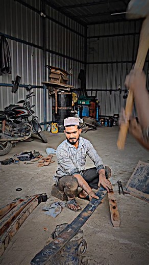 ruhan khan.313 on Instagram: "#auto #automotive #mechanical #leafspring #leafspringworking #bushing #indiantrucks #southindiantrucks #repair #viralvideos"