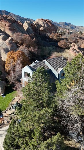 Inside and out, the Infinity by Marvin difference is impossible to ignore. #WindowWednesday . . . #LoveWhereYouLive #DreamHome #HomeRenovation #HomeImprovement #InfinityByMarvin #FramedByInfinity #ColoradoLiving #HomeUpgrades #ModernLiving | Lifetime Home Remodeling