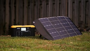 The Ultimate Portable Power Solution: We Review the FJ Dynamics 2000W Portable Power Station With Solar