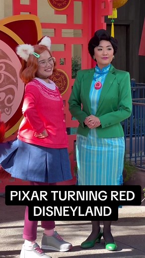 Pixar Turning Red Meilin & Ming Lee at Disneyland 🤩