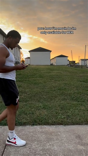 LoversnHearts on Instagram: "Send this to your gf 🤣👩‍❤️‍👨 ——————————— #couple #couplegoals #love #heart #boyfriend #girlfriend #lover #relationship #laugh #meme #couples #kiss #forever #inlove #us #usa #soulmate #duo #romance #affection #bae"