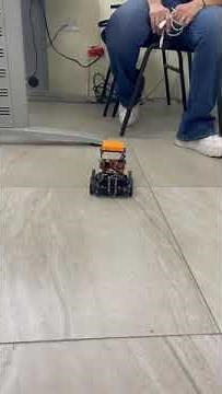 Proyecto escolar robot programado con Rogic (Introducción a la robótica). Equipo 1