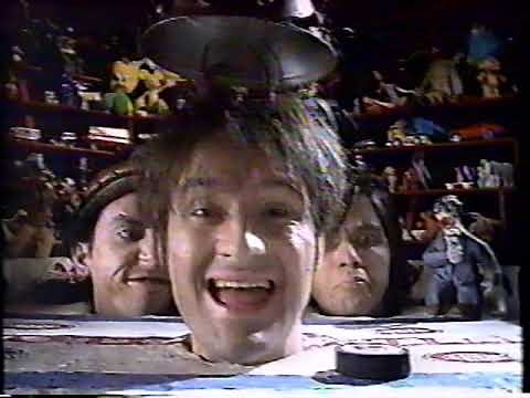 Les Colocs - Passe-Moé La Puck (Vidéoclip Officiel 1993)