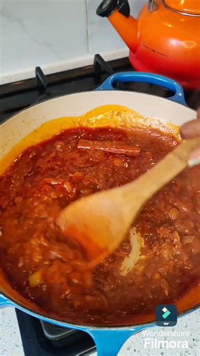 70K views · 1K reactions | Chicken & Prawn Curry Kim Bagley Recipe Cooking with Kim Bagley #chickenandprawncurry #chickenandprawn #chickencurry #prawncurry #curry #durbancurry #durbanfood #indianfood #southafricanfood #cookingwithkimbagley #foodofsouthafrica #kimbagleyrecipes #foodcontentcreator #foodinfluencer #influencer #kimbagley #capemalaycooking #capemalayfood | Cooking with Kim Bagley | Facebook