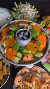 1.2M views · 9.7K reactions | Lẩu cù lao ngon mà nấu cực quá, mần mò từ sáng đến chiều mới có ăn. Cre: Rảnh Thị © Bản quyền của video này thuộc về MCVNetworks. © The copyright of this video belongs to MCVNetworks. #MCVNetwork #mcv #cameracancanh #ranhthi #NWT #PNRT | Camera Cận Cảnh | Facebook