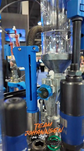 Neu von Dillon Precision: ⁠ Die 1250 Mehrstationenpresse – entwickelt für maximale Geschwindigkeit, höchste Präzision und kompromisslose Zuverlässigkeit.⁠ ⁠ Für Wiederlader, die auf Konstanz und Performance setzen 💪🔥⁠ Smarter laden. Besser schießen !⁠ ⁠ ⁠ - - - - - ⁠ ⁠ New from Dillon Precision: ⁠ The 1250 multi-station press — engineered for maximum speed, outstanding precision, and uncompromising reliability.⁠ ⁠ Built for reloaders who demand consistency and performance 💪🔥⁠ Reload smarter.