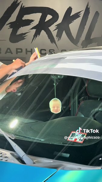 Quick and Easy Vinyl Wrapping for Trucks