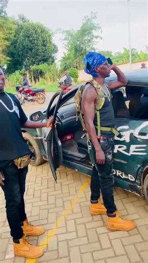 Asante Sana: La Canción de Alien Skin de Uganda