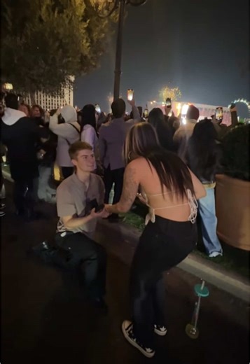 Engagement Announcement Ideas and Tips for Women