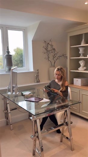 3.8K views · 38 reactions | Keep it all in one place! 懶 Meet Camden Organiser in Olive - effortlessly chic, endlessly functional. Its smooth vegan cover and minimalist style make it the perfect companion for every season. Plan your days, track your goals and keep everything that matters close - all in one sleek space that feels as calm as it looks Your life, your rhythm, your Filofax! Shop at Filofax.com | Filofax | Facebook