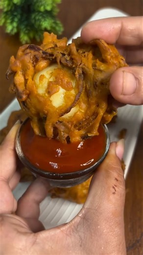 घर पर बनाएं मज़ेदार अंडा पकौड़ी 😋 | Egg Pakora Recipe #shorts