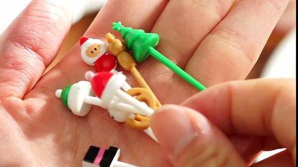 Merry Christmas Animal Fruit Fork Food Grade Plastic Mini Cartoon Kids Cake Fruit Bento Lunch Party Toothpick Decoration Bento