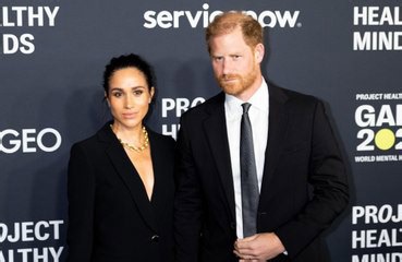 Meghan, duquesa de Sussex y el príncipe Harry se sentaron en el suelo cuando su perro era operado