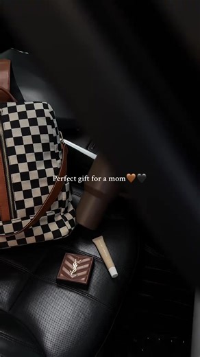 Looking for a gift that will actually make a mom’s life easier? The Colette Backpack is 30% off — stylish, practical, and designed to take weight off her shoulders. Every feature solves a real mom problem: 🎁 Comes as a 2-piece set (bag matching wristlet for hands-free essentials) 🎁 Converts from backpack to shoulder carry for any part of her day 🎁 Thoughtfully designed pockets keep the chaos beautifully organized Give her a gift she’ll use every single day — shop The Colette below 👇 | Dear N