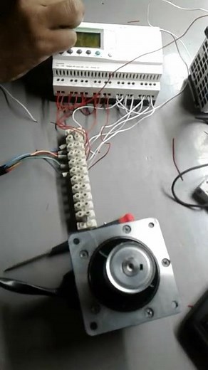 Stepper Motor Using Smart Relay Zelio