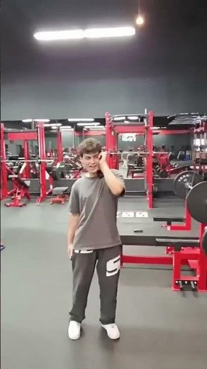 When live streams take a hilarious turn! 😂