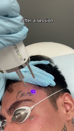 #KAYKissCountdown #fyp #aeholidaycard