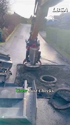 Germany Replaces a Manhole in Under an Hour — With One Machine. #engineering #road #manhole #lifeboatscienceacademy #germany #GermanEngineering | Life Boat Science Academy