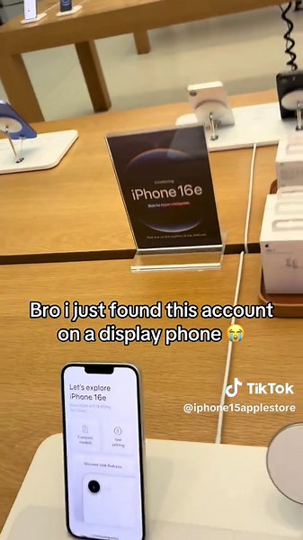 Discovering Unique Display Phones at Apple Stores