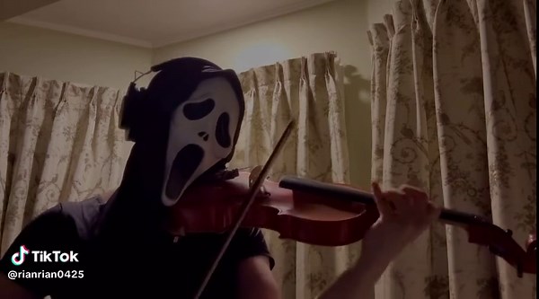 KARMA Violin Cover by VIVINOS - Alien Stage