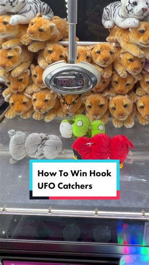 Reply to @ittsy_bittsy08 How to win the UFO Catchers that require you to hook the rings! #ufocatcher #ufoキャッチャー #arcadecraniacs #arcadehacks #round1 @keithlapinig