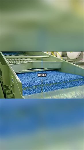 What does window cleaner and M&Ms have in common… ⚠️🍬 Those colorful shells are coated in crude oil derivatives. Literally fossil fuel dyes. Red 40, Blue 1 and Yellow 6 are banned in children's food across Europe. 🚨 Still completely legal in every bag sold in America. I threw a bag into Kabo AI and what came up was genuinely unsettling 🤯 👇 Link in bio to download it.