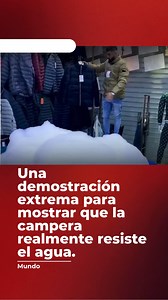 1.4M views · 9.2K reactions |  ¡Publicidad creativa al extremo! En Pakistán, un vendedor demostró que su campera es 100% impermeable… ¡zambulléndose en una pileta!  #PublicidadCreativa #MarketingDeImpacto #Impermeables #Pakistán #PublicidadViral #EstrategiaVisual #ShowDon’tTell Se tiró a una pileta para mostrar su campera impermeable 痢 | Digital San Luis | Facebook